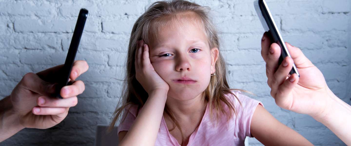 Apart: jongeren zijn overmatig smartphonegebruik van ouders beu Apart: jongeren zijn overmatig smartphonegebruik van ouders beu